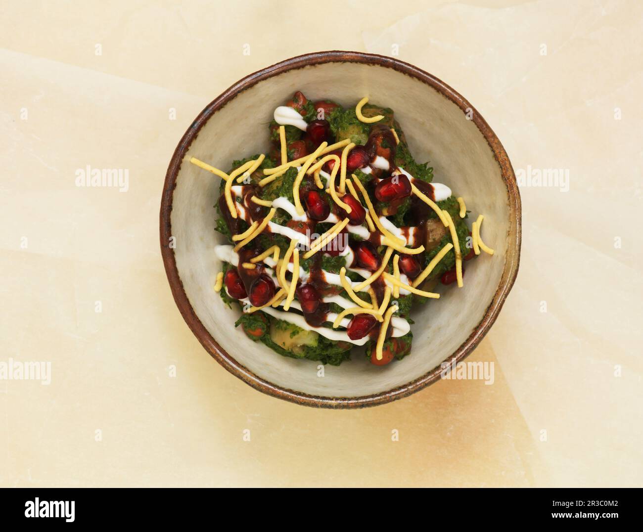 Aloo Chaat (fried potato cubes with chutney, India Stock Photo - Alamy