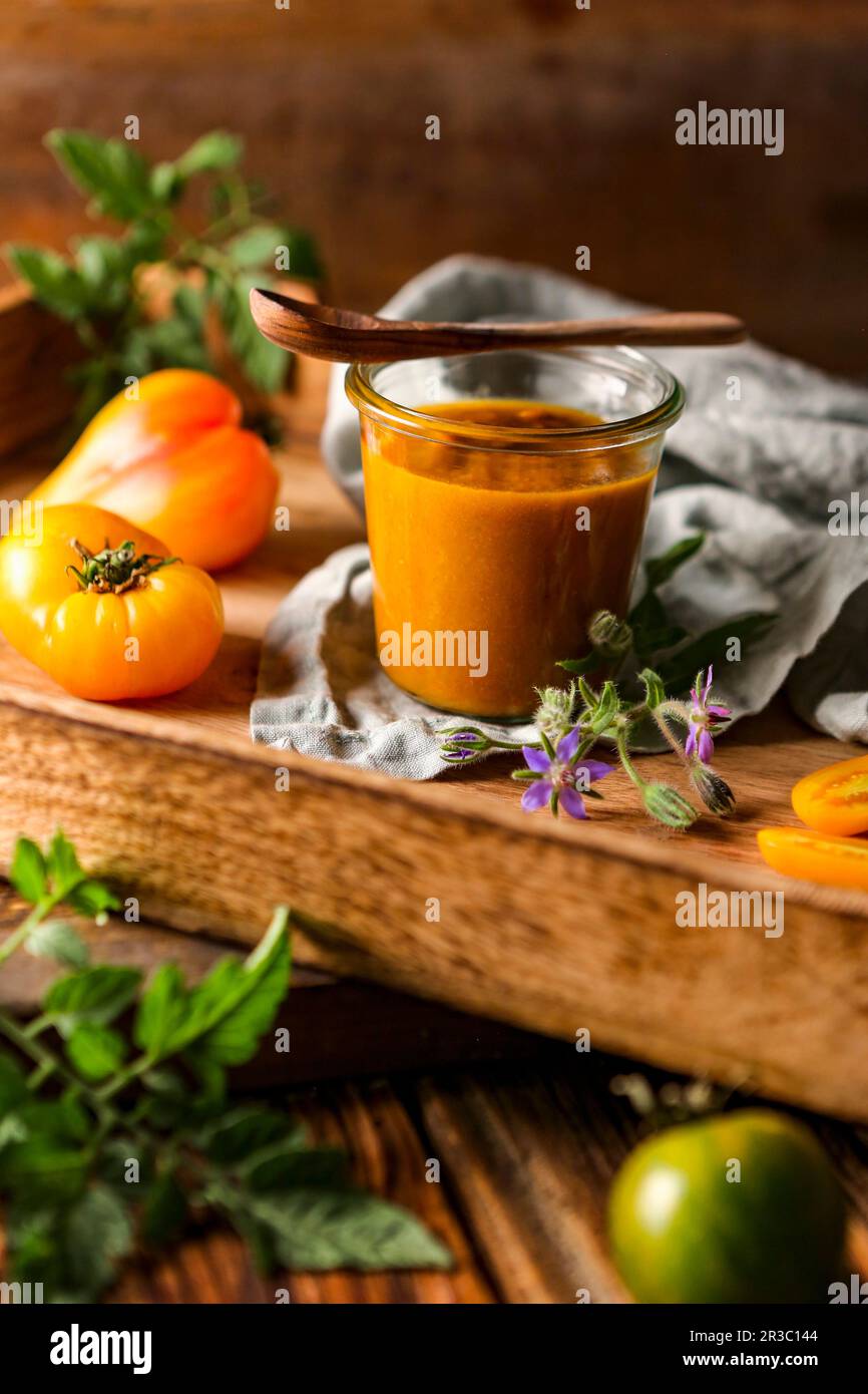 Yellow tomato ketchup (sugar-free Stock Photo - Alamy