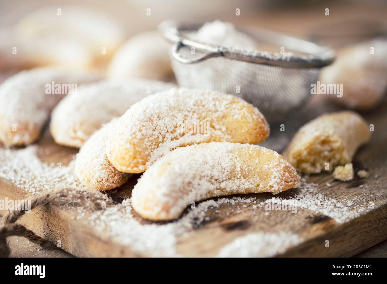 Being dusted with icing sugar hi-res stock photography and images - Alamy