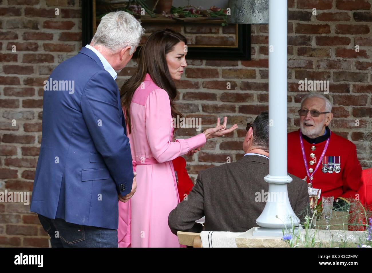 Catherine, Princess of Wales speaks with Chelsea pensioners during her ...