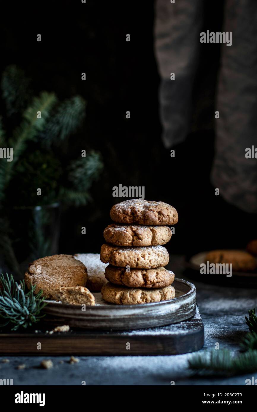 Pile of ginger biscuits hi-res stock photography and images - Alamy