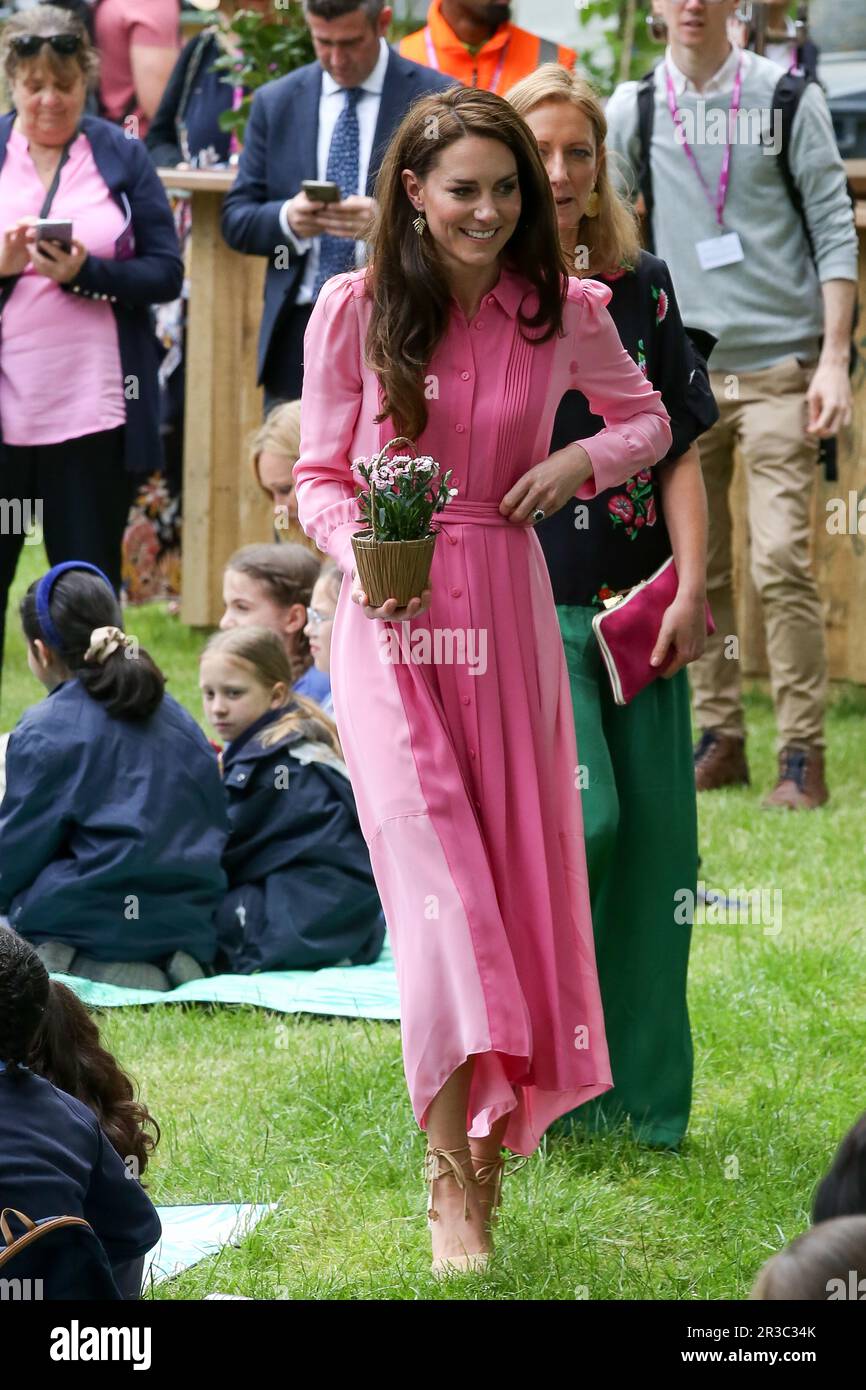 Catherine, Princess of Wale walks around with a basket of flowers ...