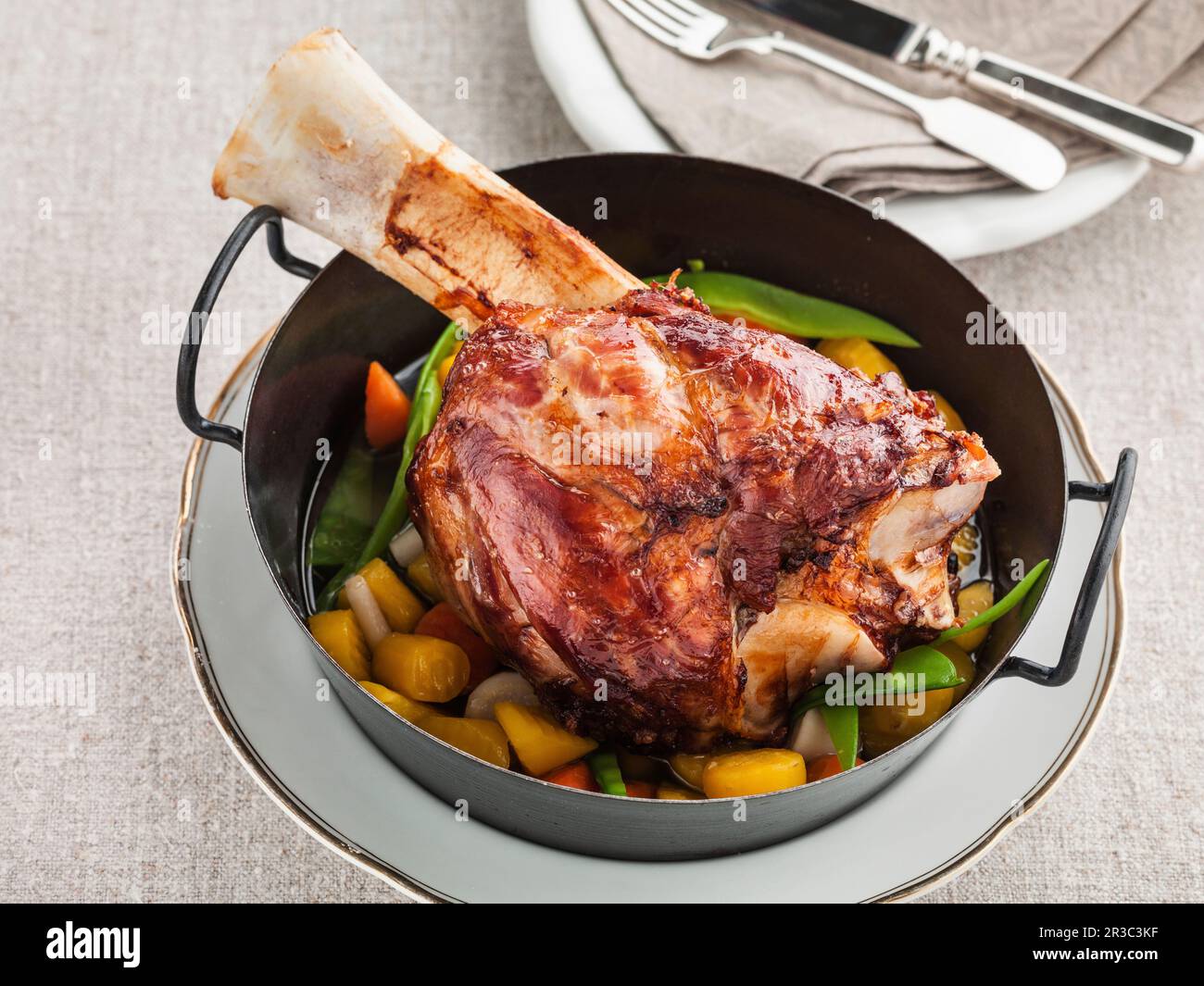 Braised meat on vegetables hi-res stock photography and images - Alamy