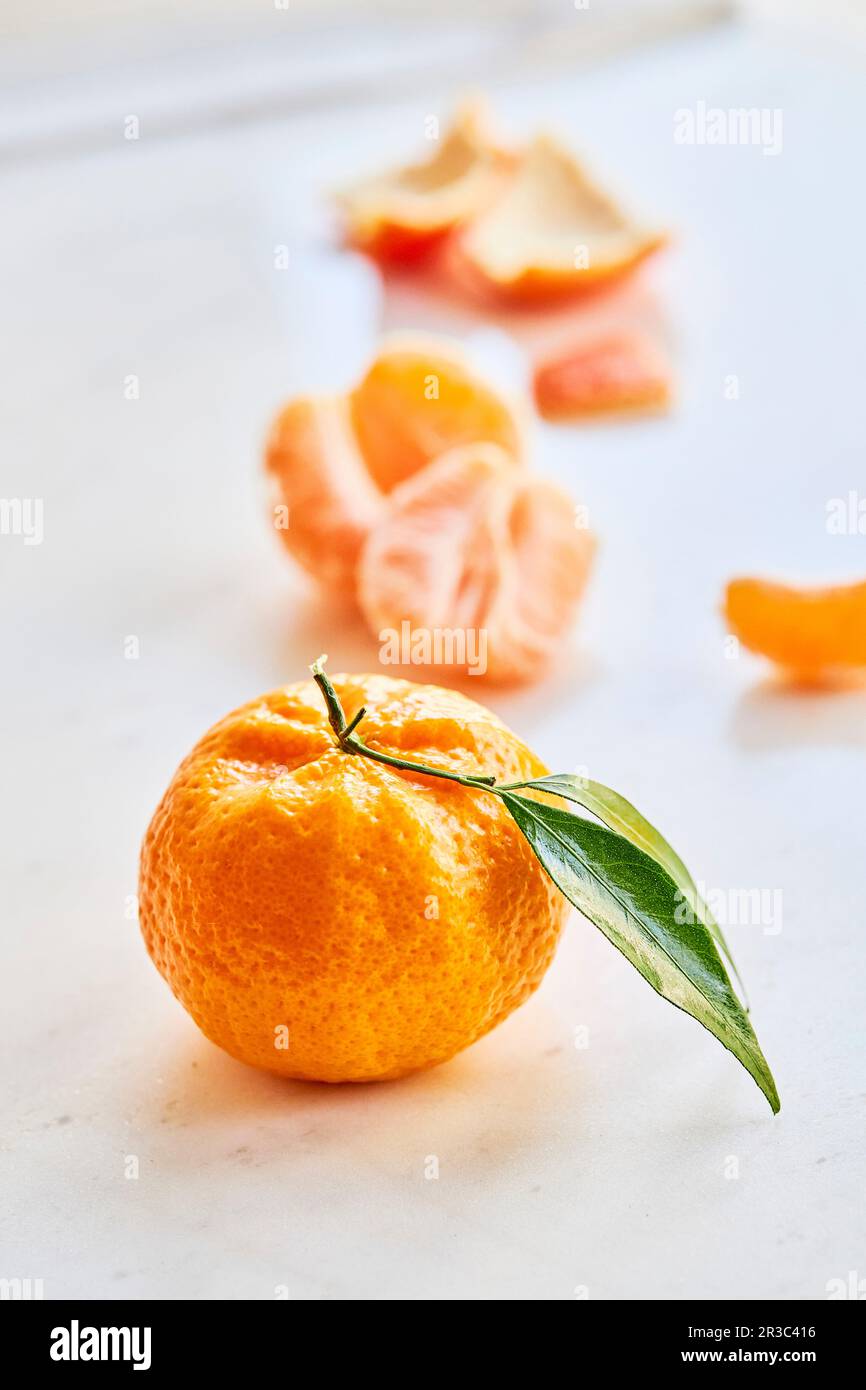 Whole tangerine hi-res stock photography and images - Alamy