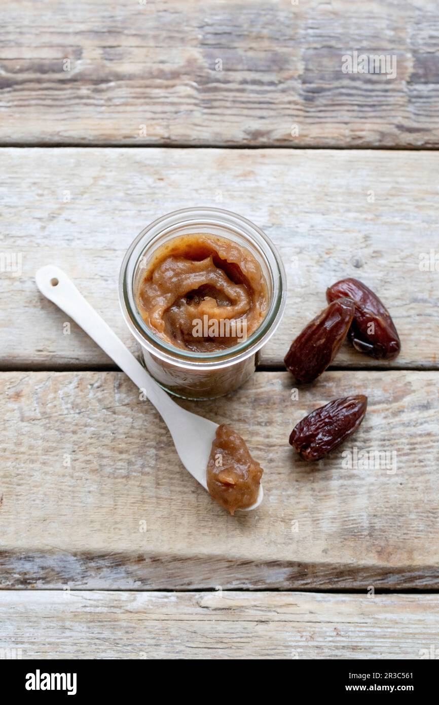 Date creme hi-res stock photography and images - Alamy