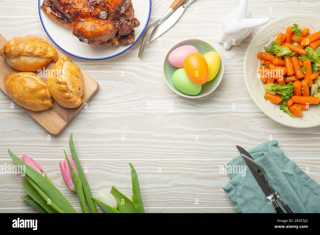 Whole roast chicken covered hi-res stock photography and images - Alamy