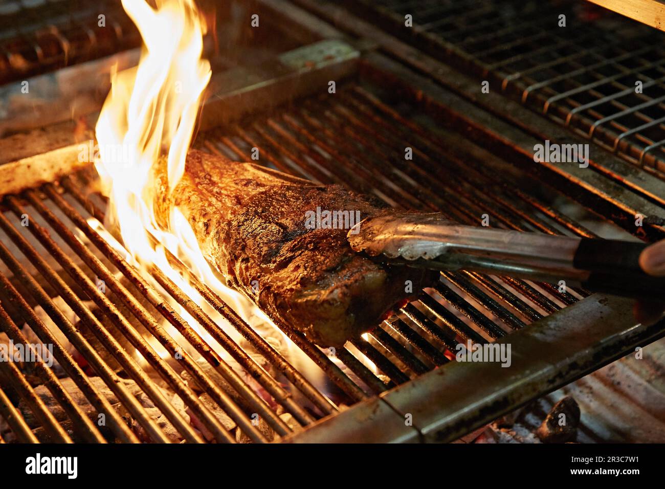 Flame broiling hi-res stock photography and images - Alamy