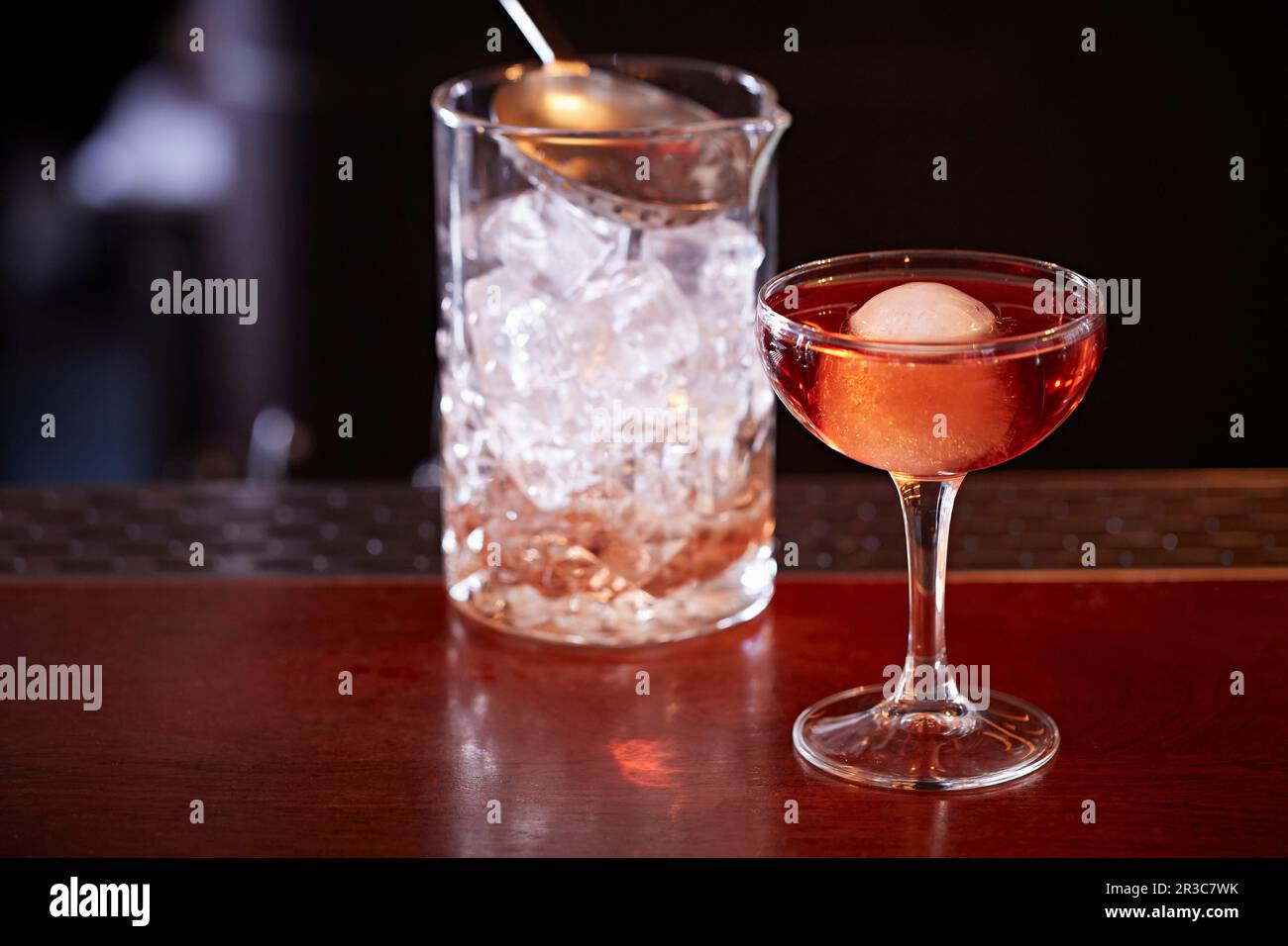 Elegant cocktail hi-res stock photography and images - Alamy