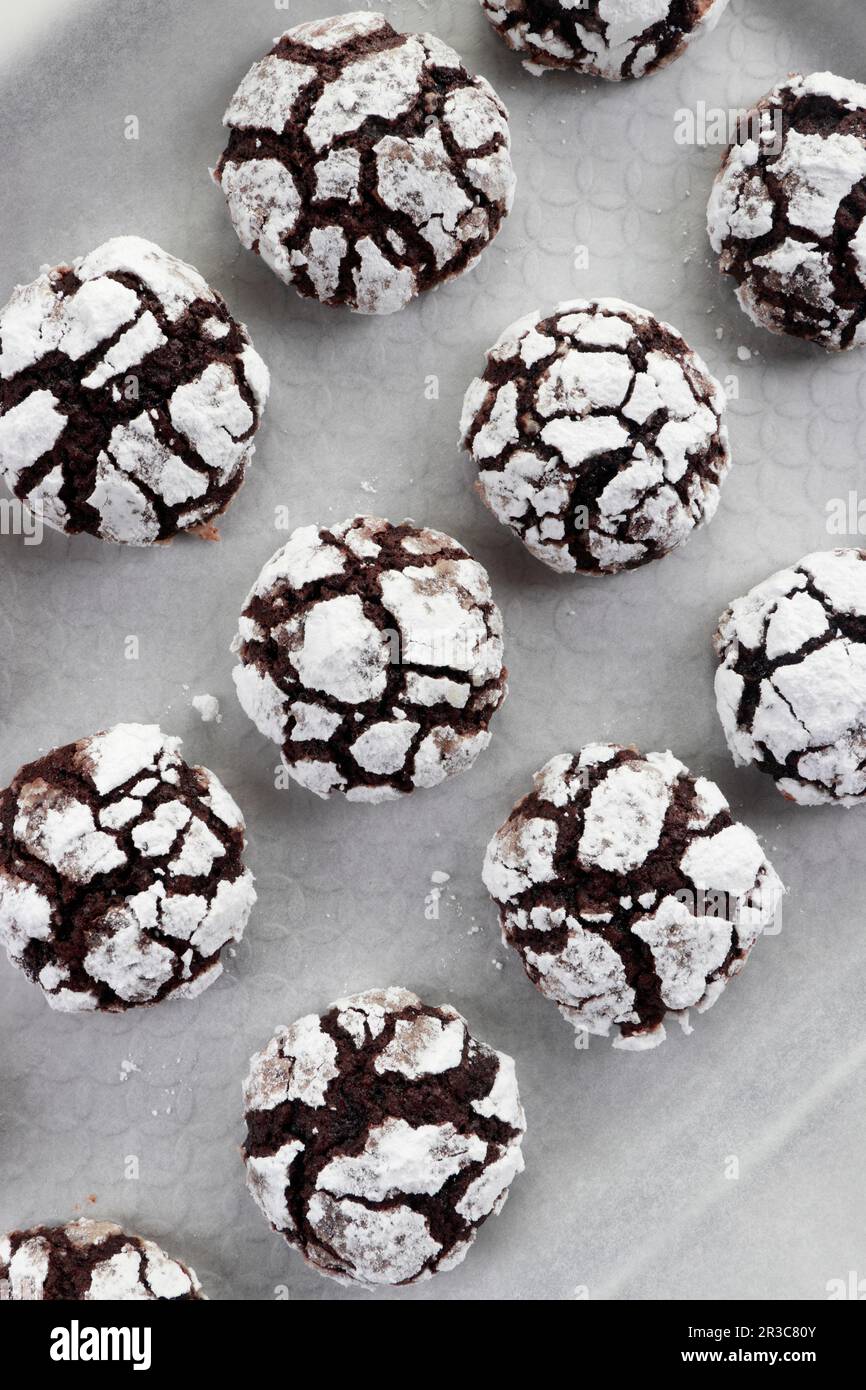 Chocolate crinkle cookies Stock Photo - Alamy