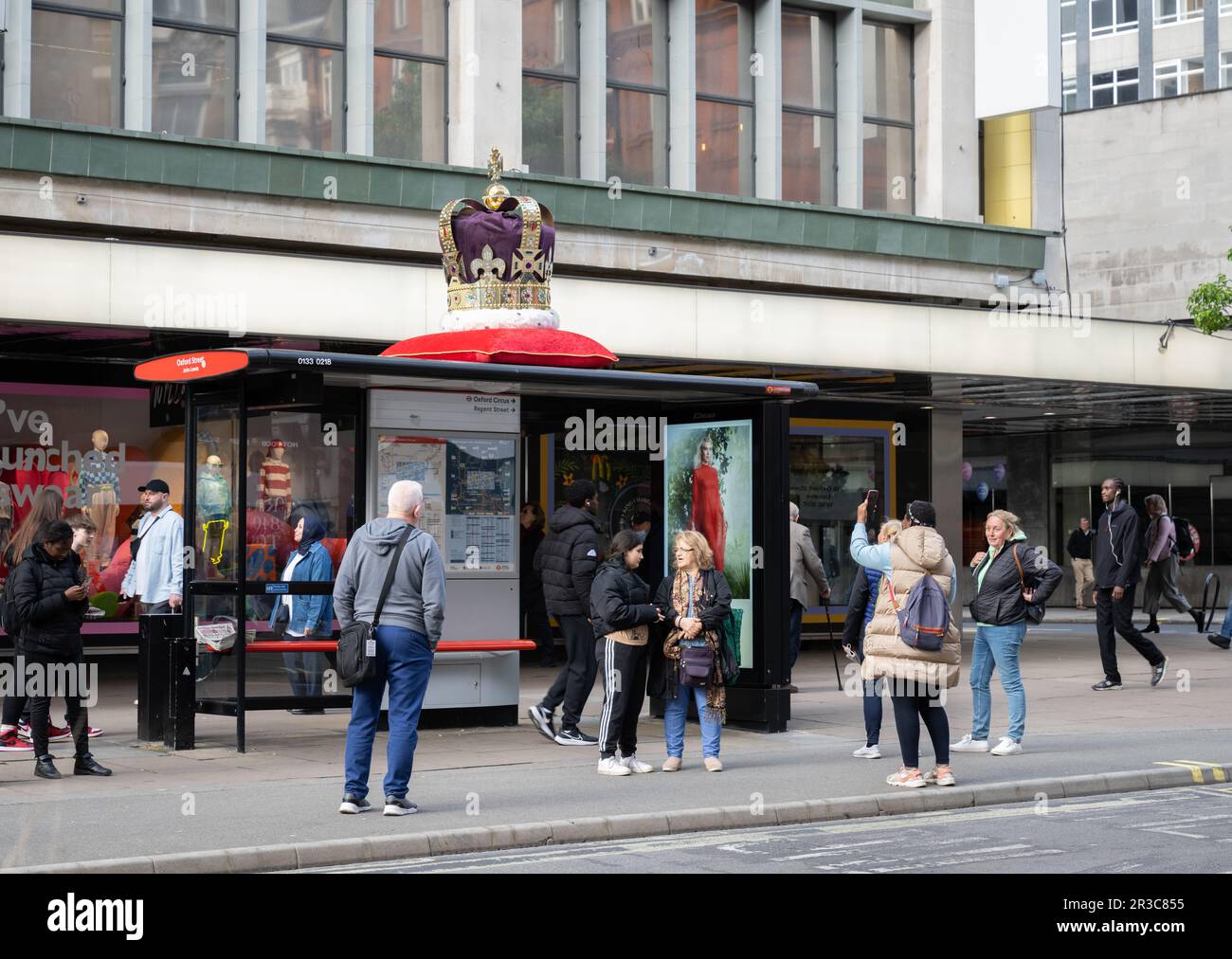 TfL Coronation Activations. Crowned bus stops. Bus stops on Oxford ...