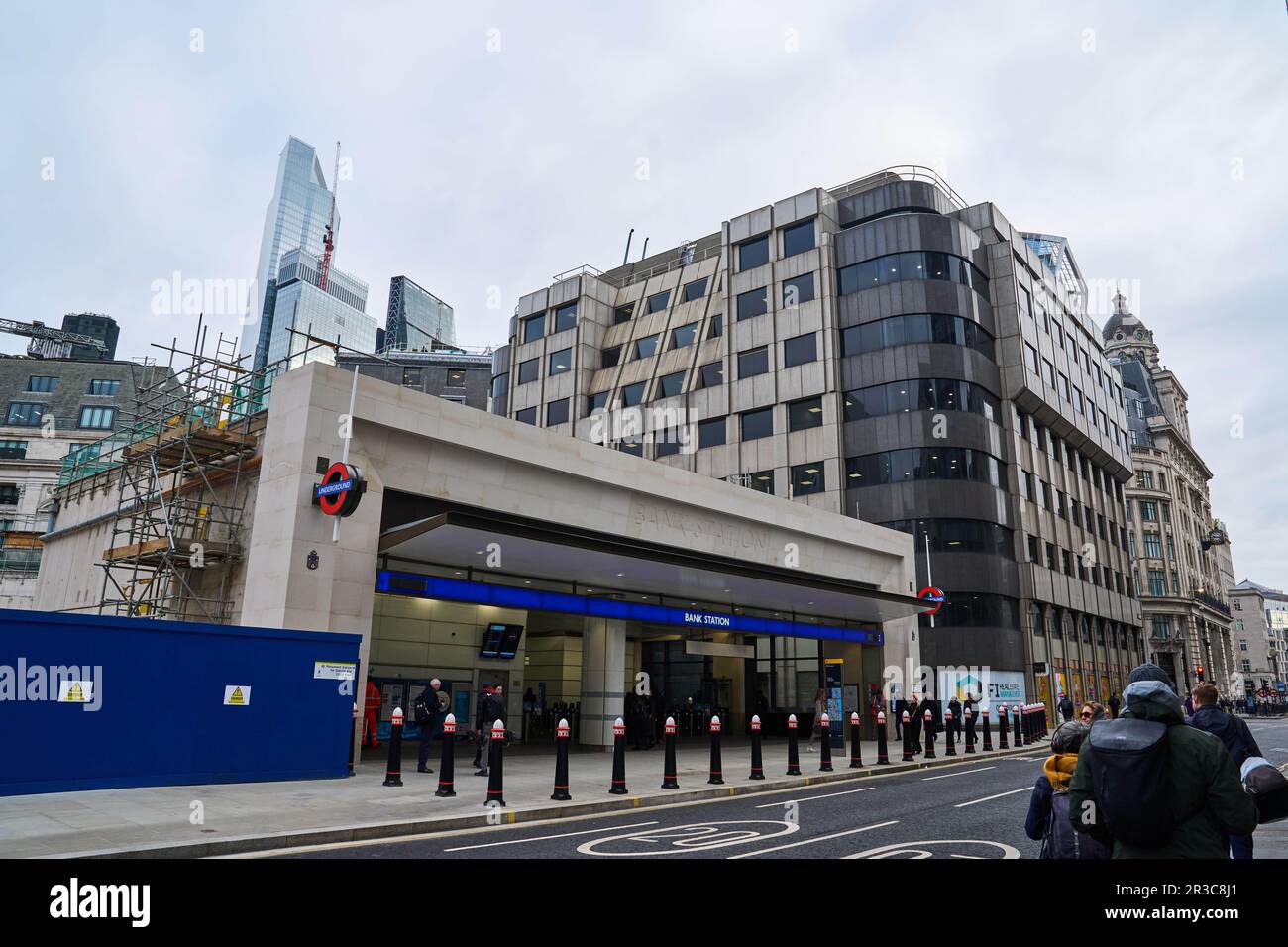 Bank Underground station's Cannon Street entrance Stock Photo - Alamy