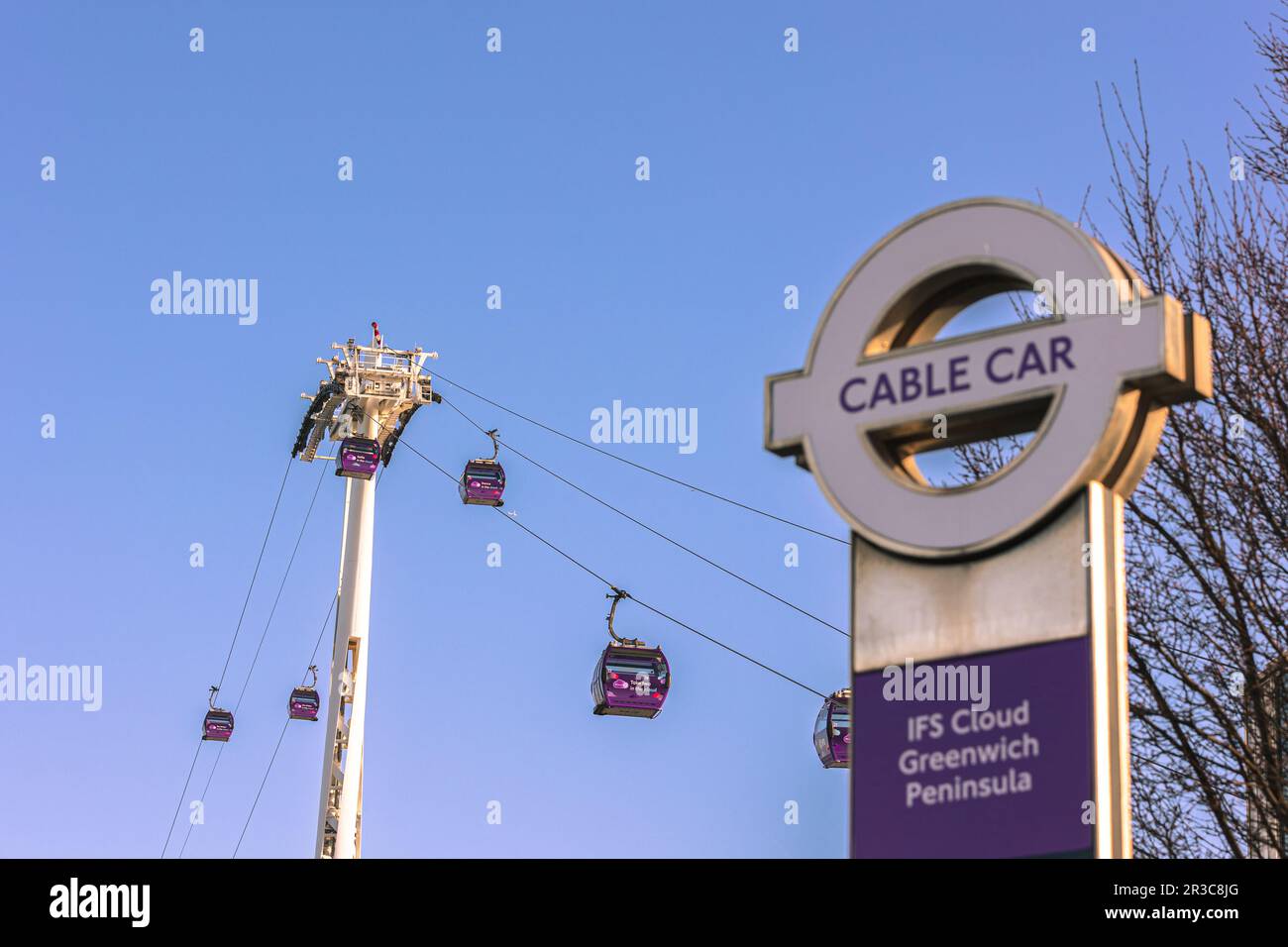 View of gondolas on the IFS Cloud cable car Stock Photo - Alamy