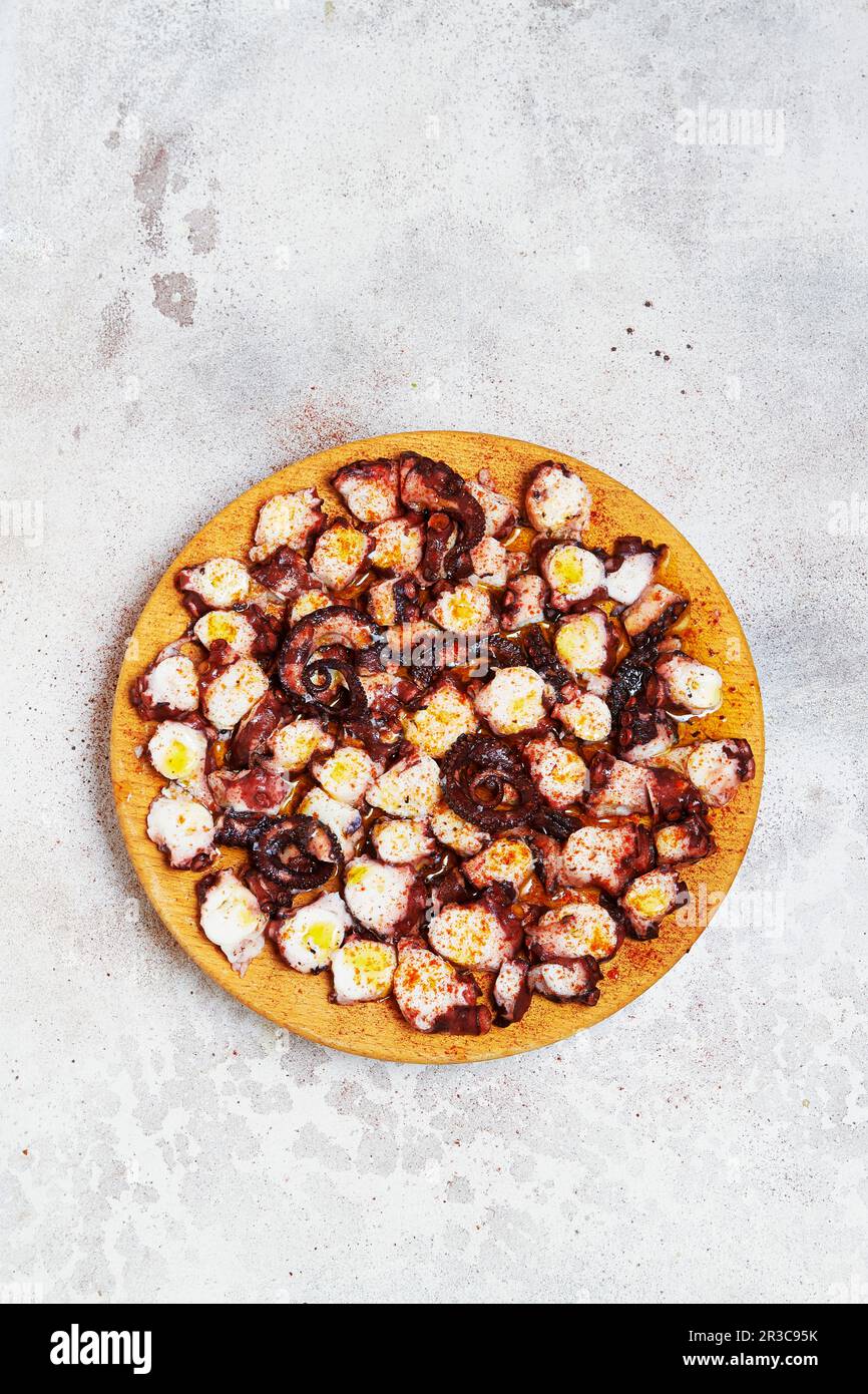Galician-style octopus (Polbo á feira Stock Photo - Alamy
