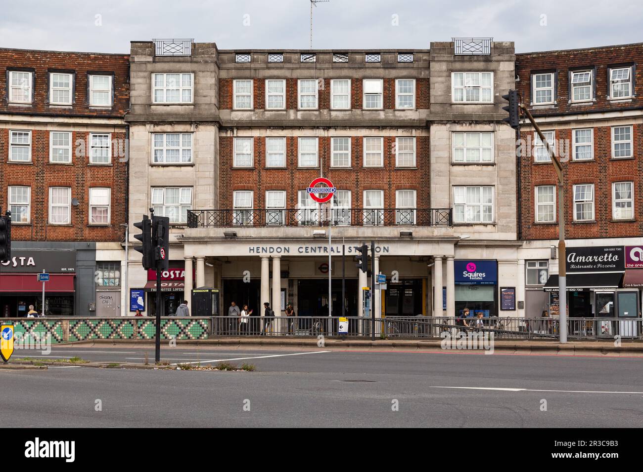 Hendon Central Station Building Stock Photo - Alamy