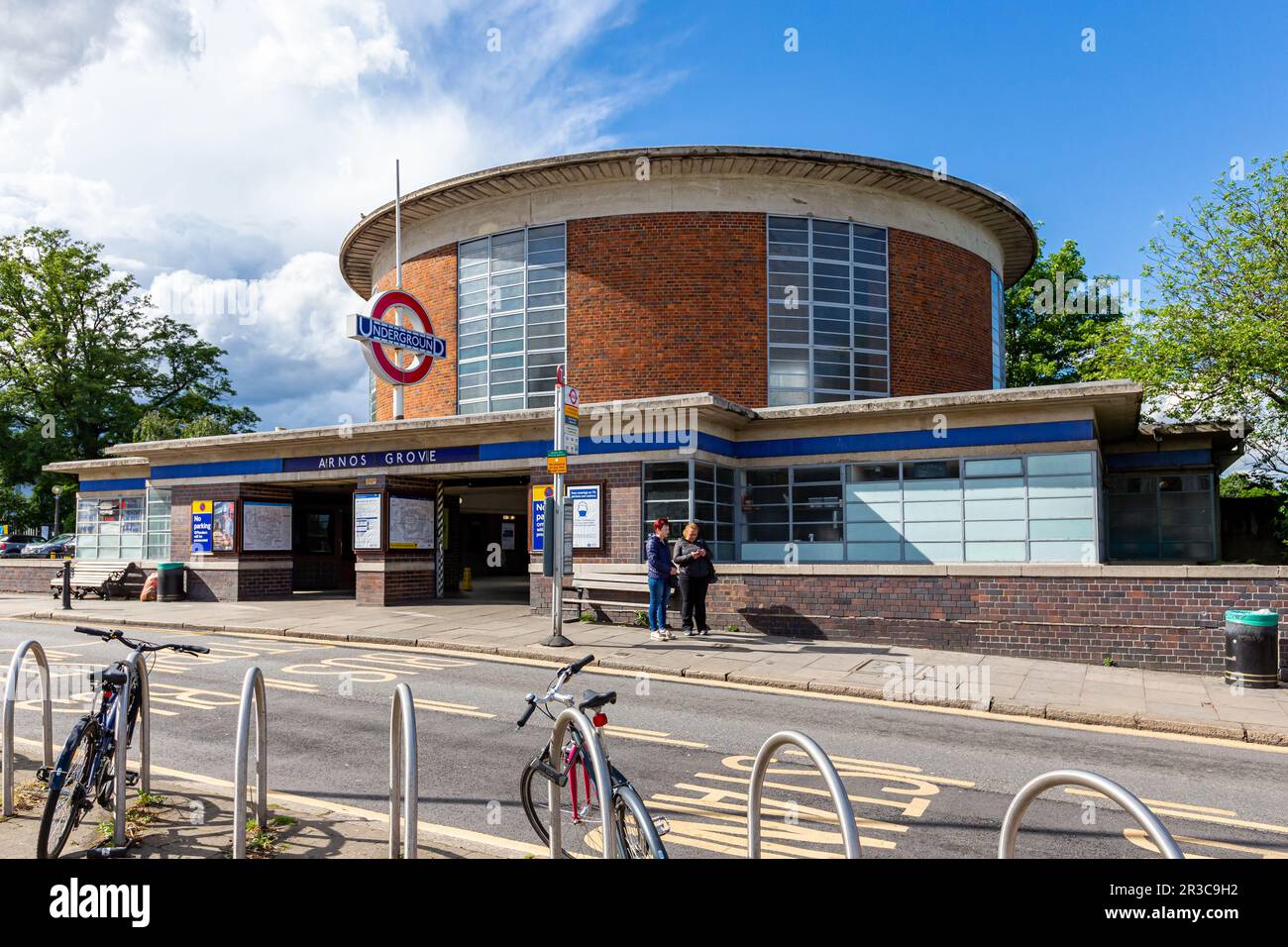 Arnos Grove station building Stock Photo - Alamy