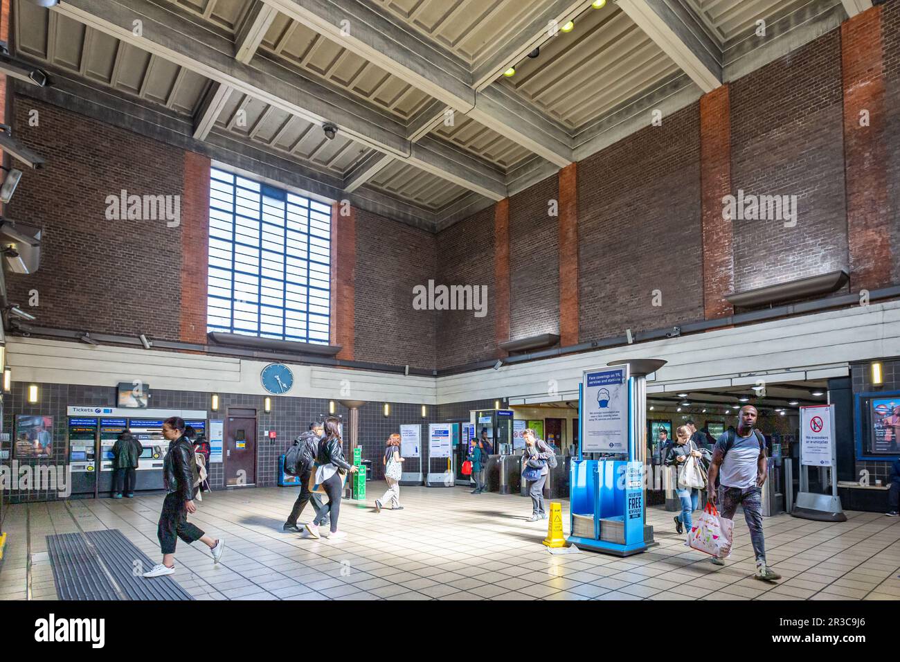 Turnpike lane station hi-res stock photography and images - Alamy