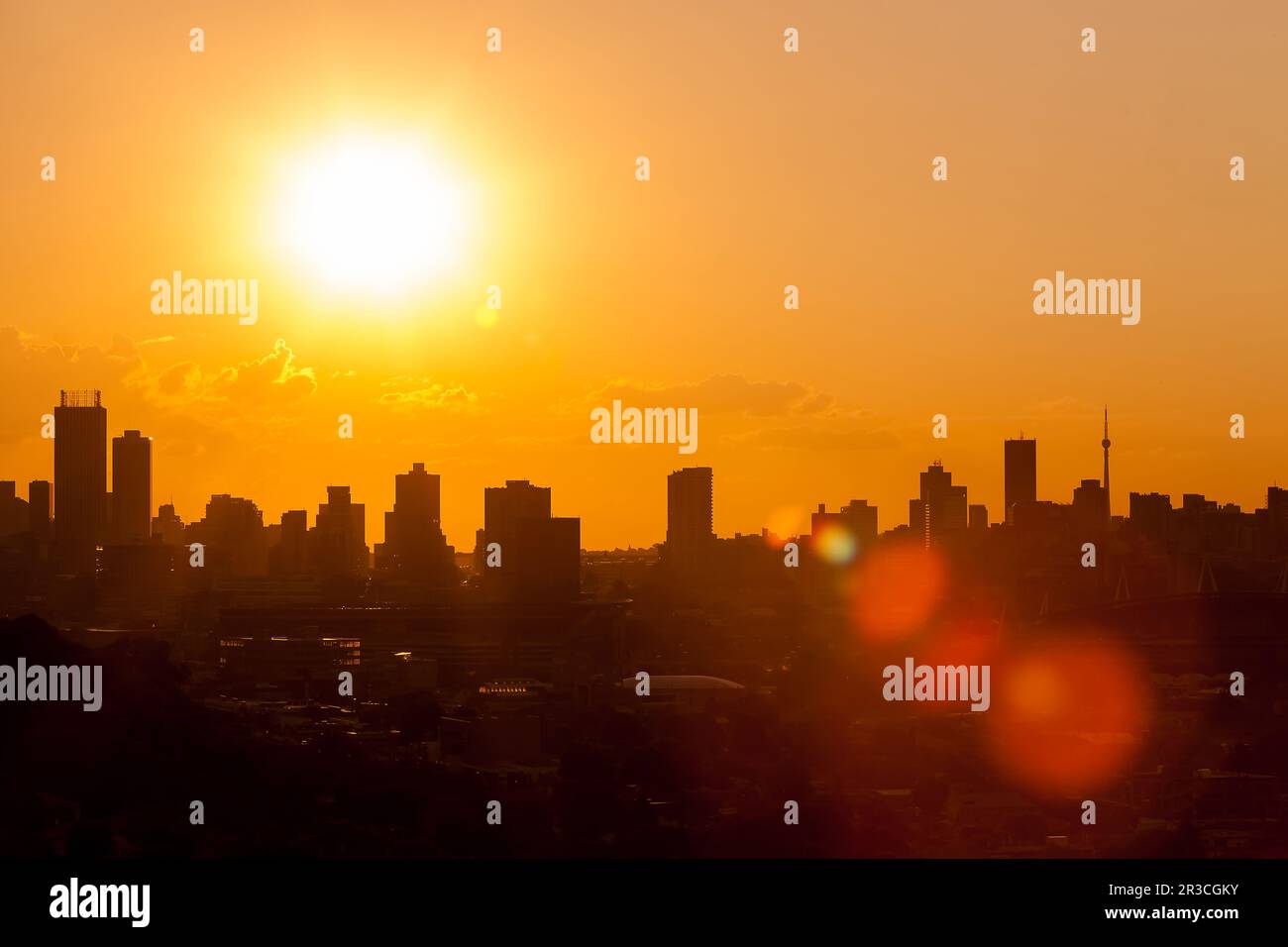 Urban sunrise silhouette hi-res stock photography and images - Alamy