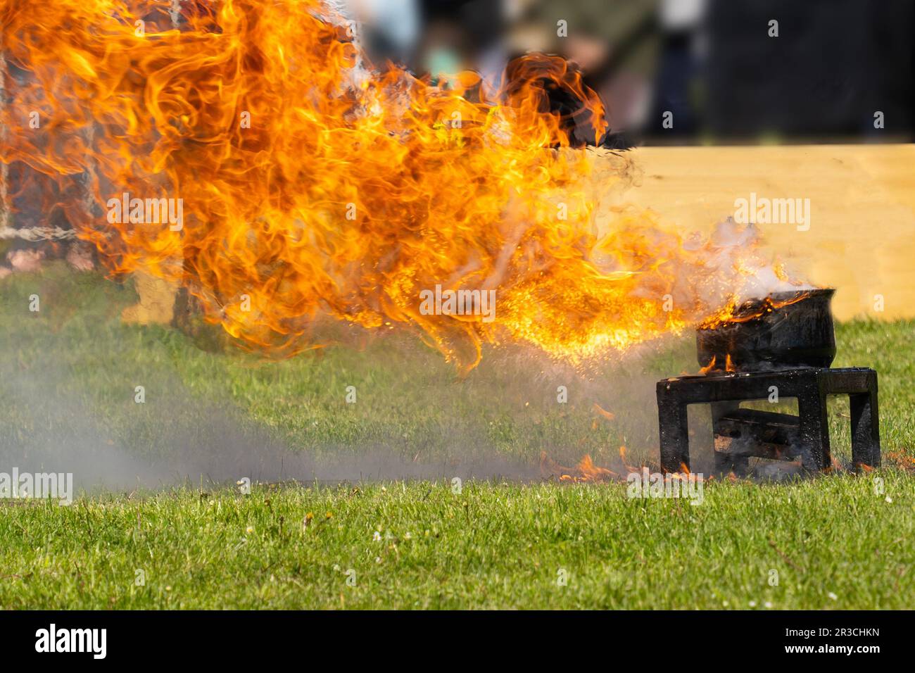 Kitchen fire accident hi-res stock photography and images - Alamy