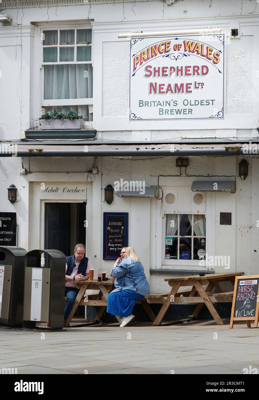 Shepherd Neame, Britain's oldest brewer, at the Prince of Wale's pub in Brighton, England Stock ...