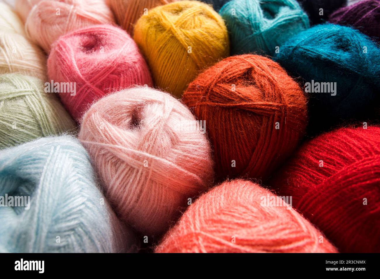 Close up threads hi-res stock photography and images - Alamy