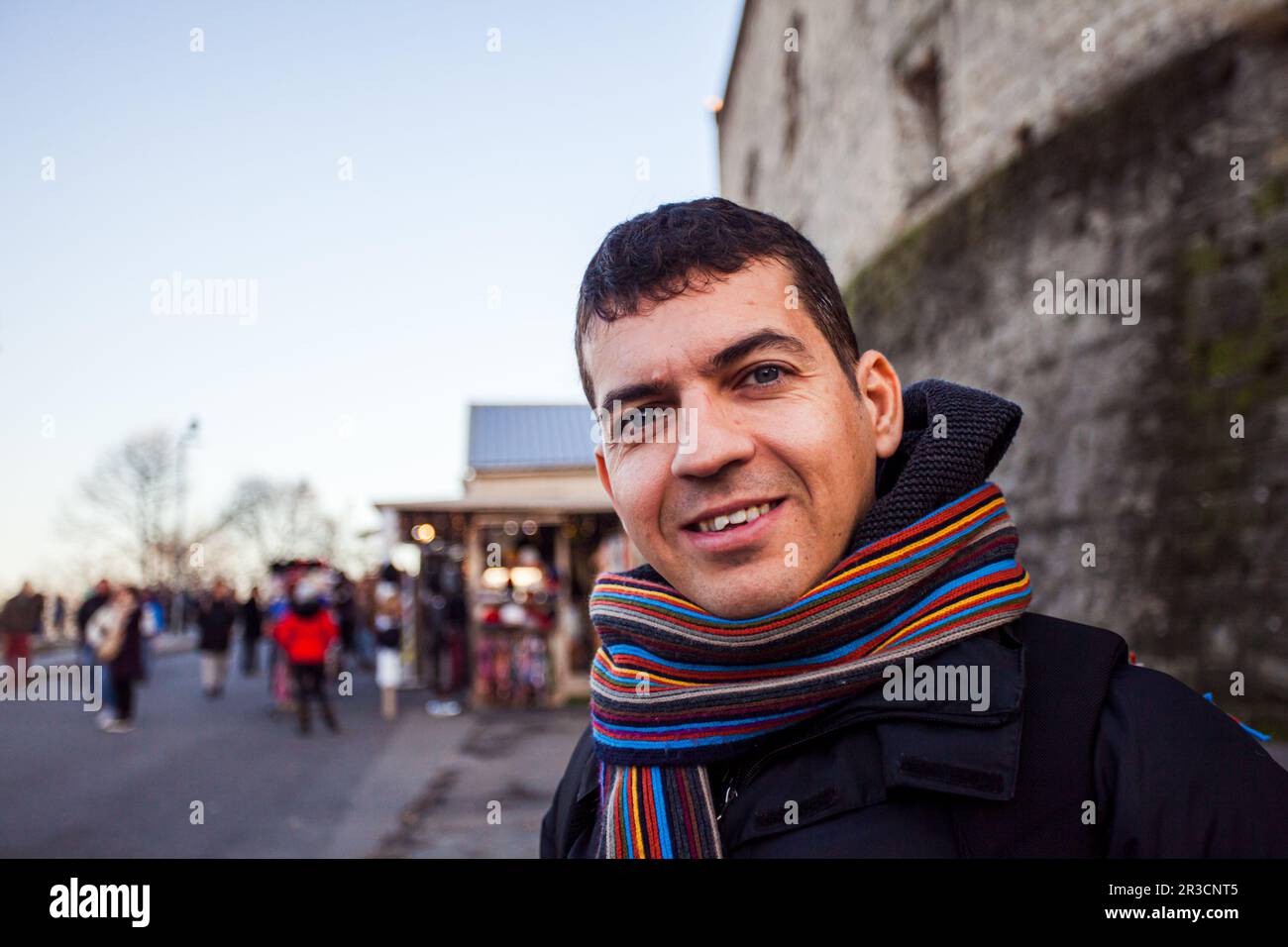 People walk christmas fair hi-res stock photography and images - Alamy