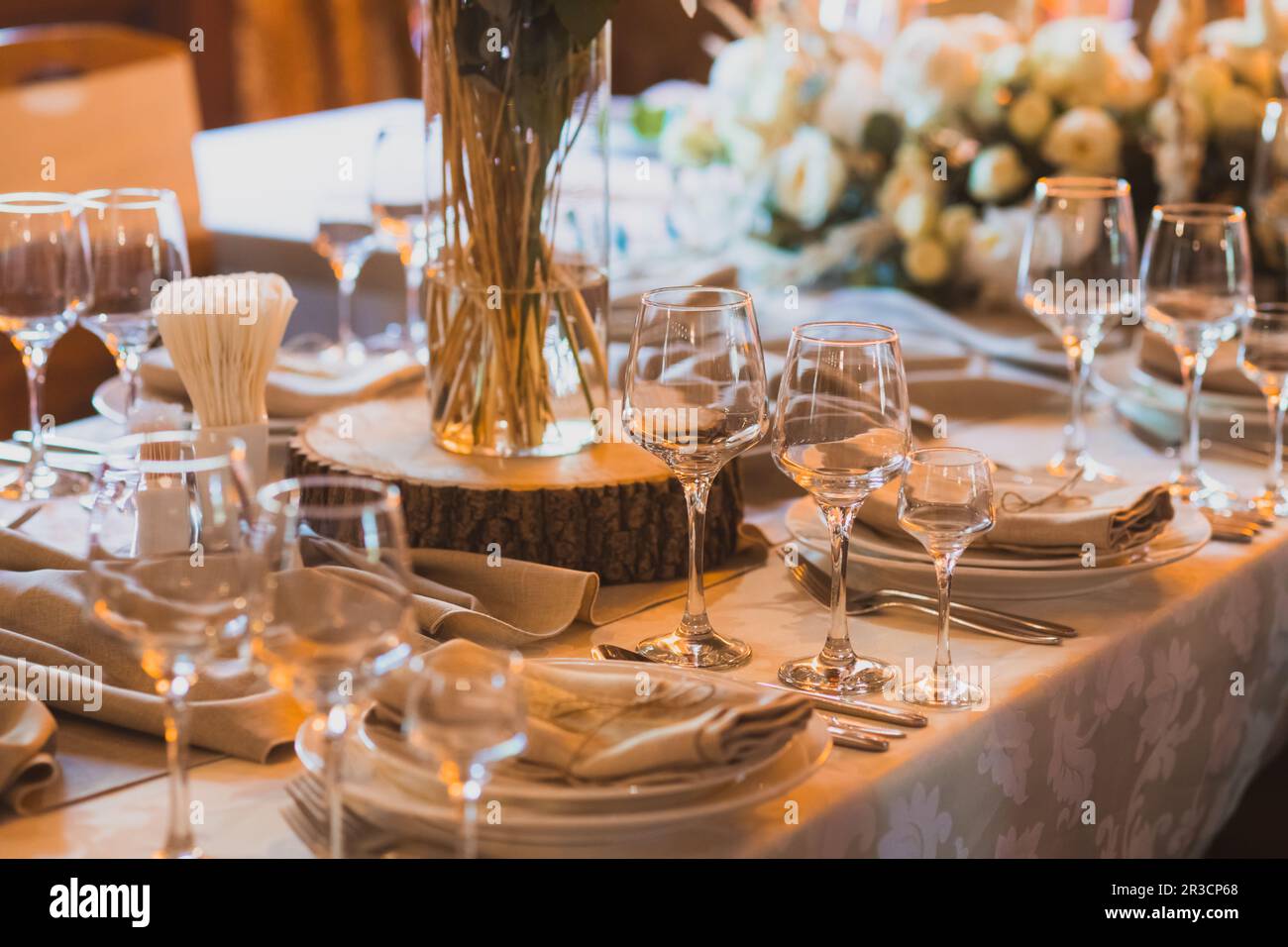 Using natural materials to create exquisite table decor Stock Photo - Alamy
