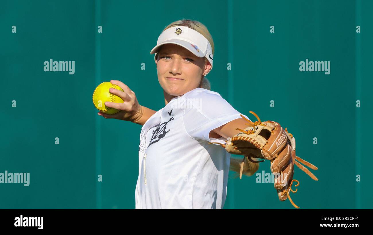 UCF shortstop Jasmine Williams (1) warms up before an NCAA softball ...