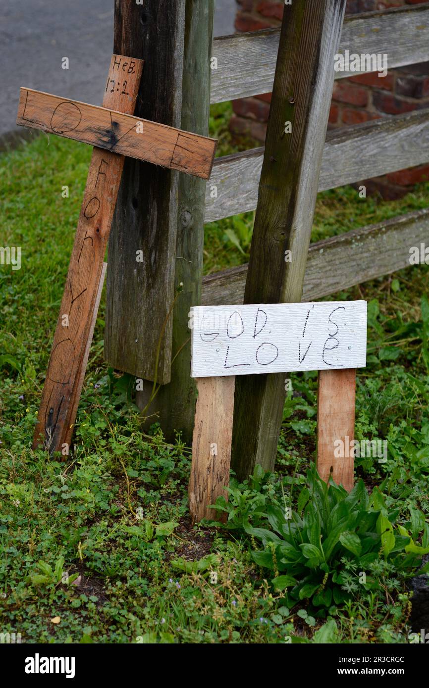 God is love have faith in god sign hi-res stock photography and images ...