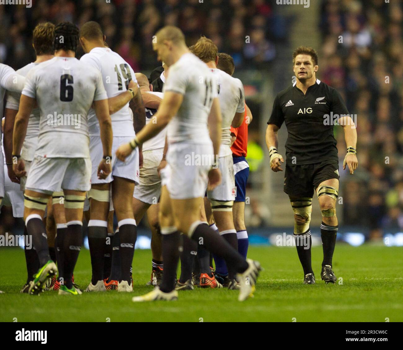 Richie McCaw of New Zealand stands alone against England during the QBE ...