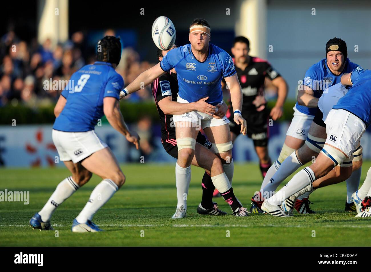 Jamie Heaslip of Leinster passes to Isaac Boss of Leinster during the ...