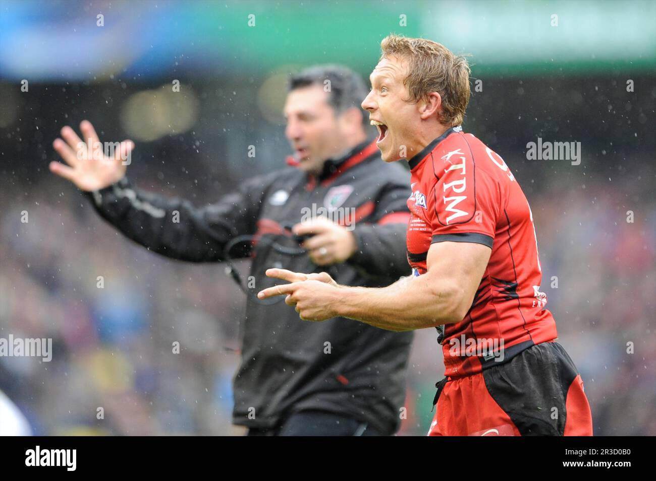 Jonny Wilkinson of RC Toulon shows his delight after winning the ...