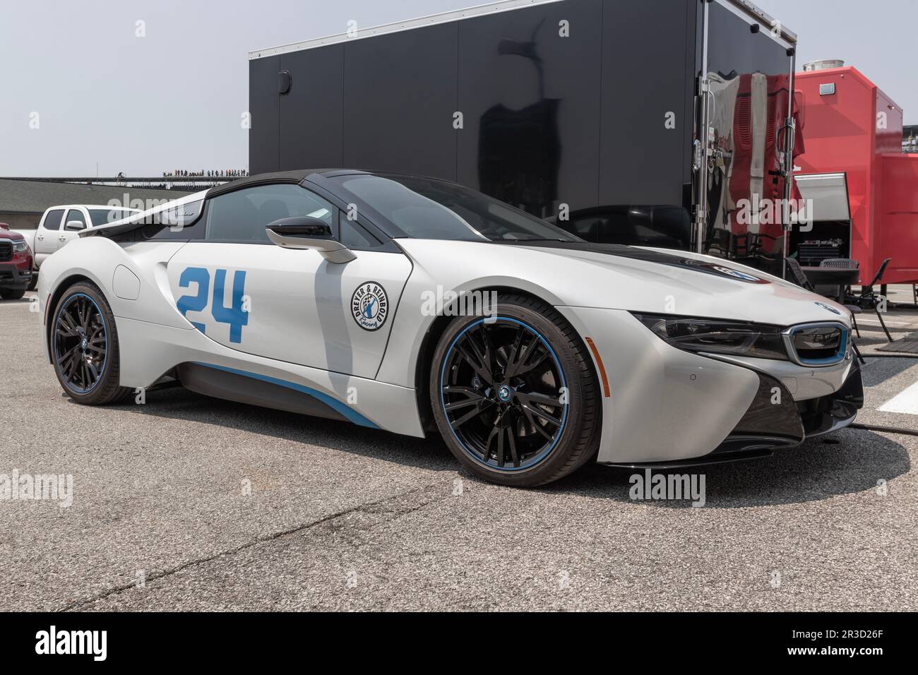 Indianapolis - Circa May 2023: BMW i8 Roadster plug-in hybrid display ...