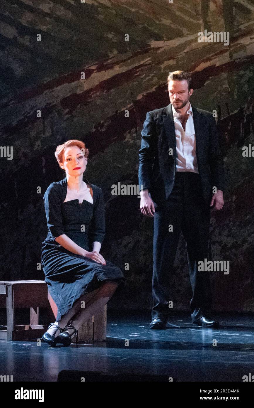 Anna unwin hi-res stock photography and images - Alamy