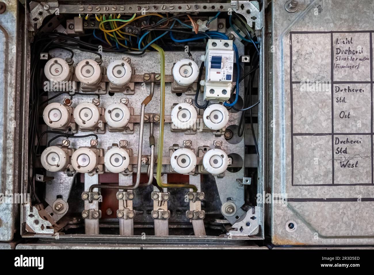 Sheet steel distribution with built-in residual current circuit breaker ...