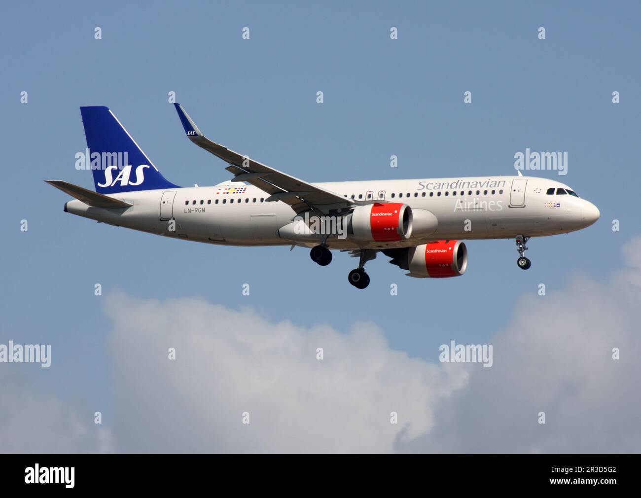 Scandinavian airlines a320neo hi-res stock photography and images - Alamy