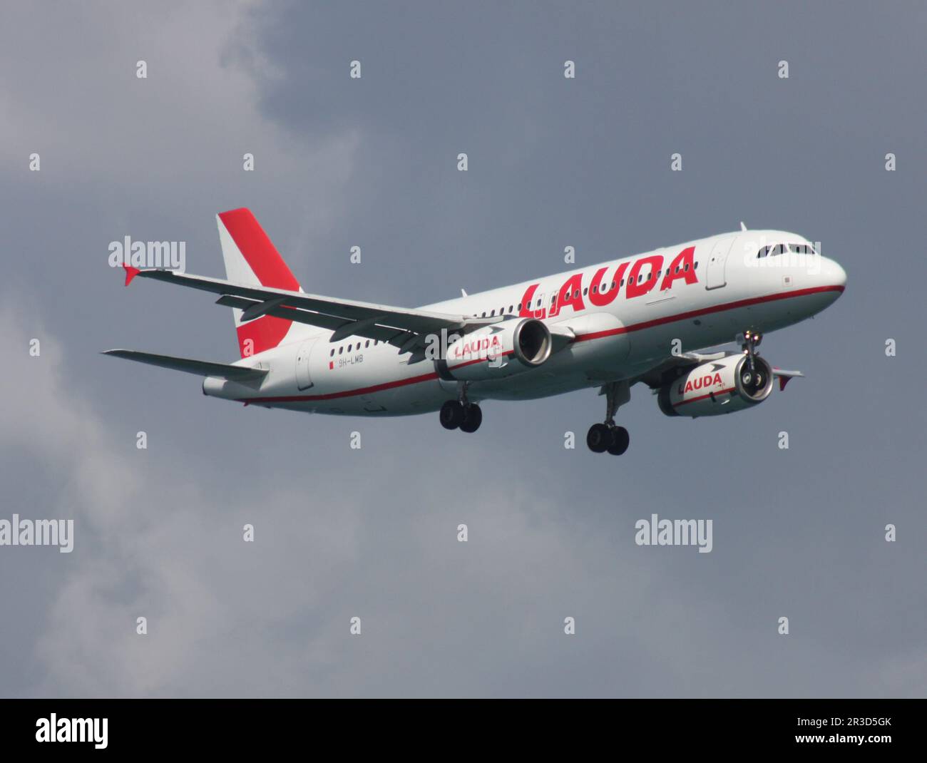 Lauda a320 hi-res stock photography and images - Alamy