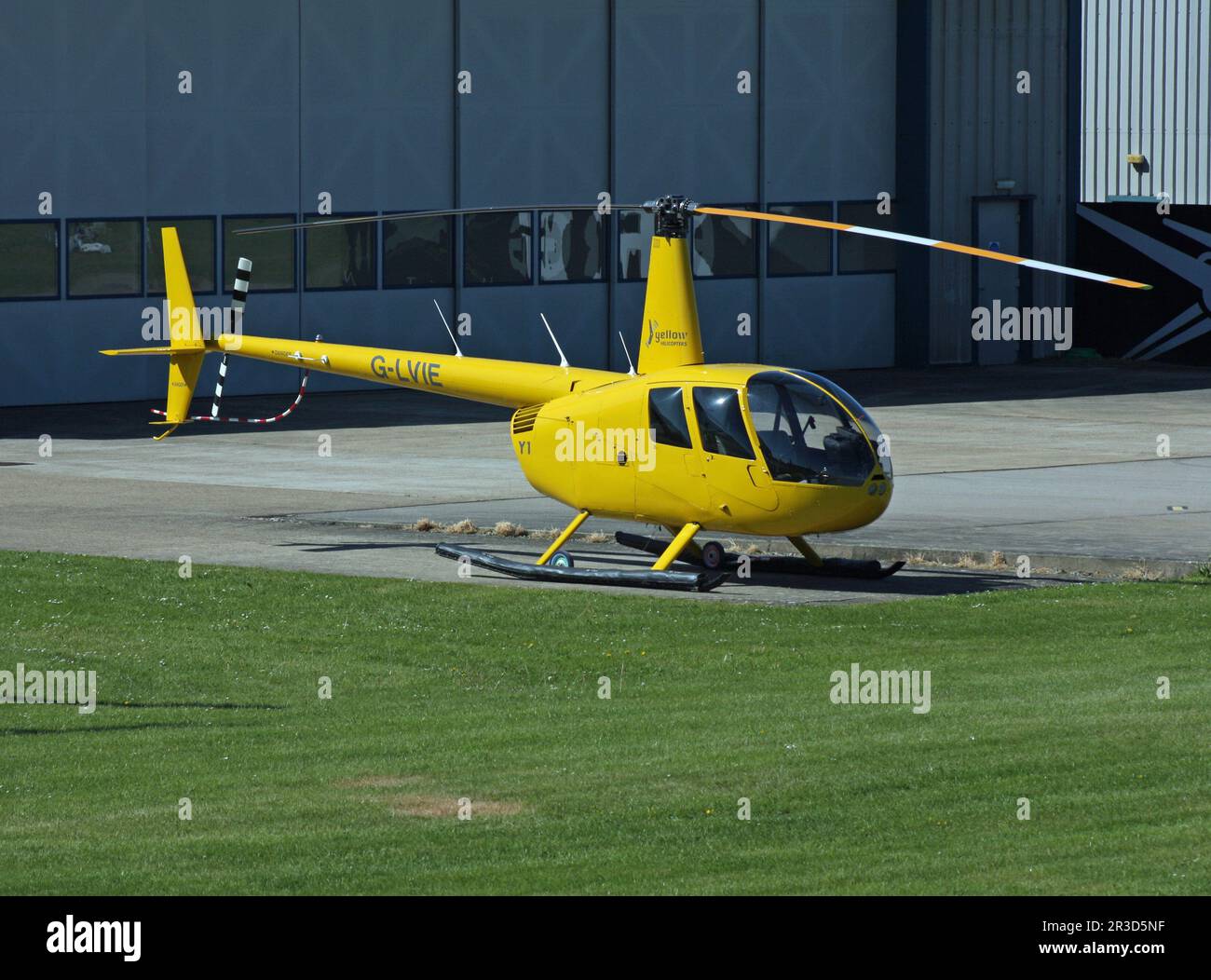 A Robinson R44 Clipper II helicopter at Brighton City Airport Stock ...