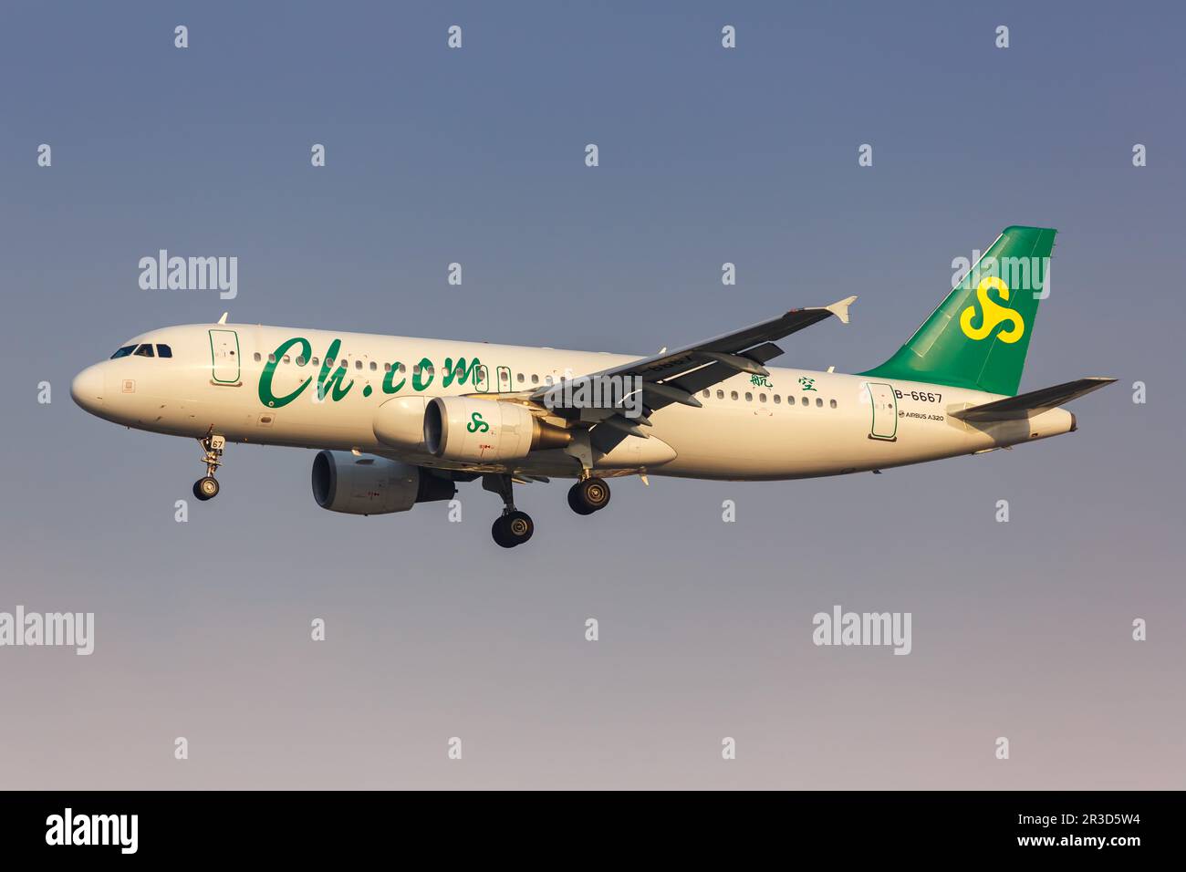Spring Airlines Airbus A320 aircraft Shanghai Hongqiao Airport in China ...