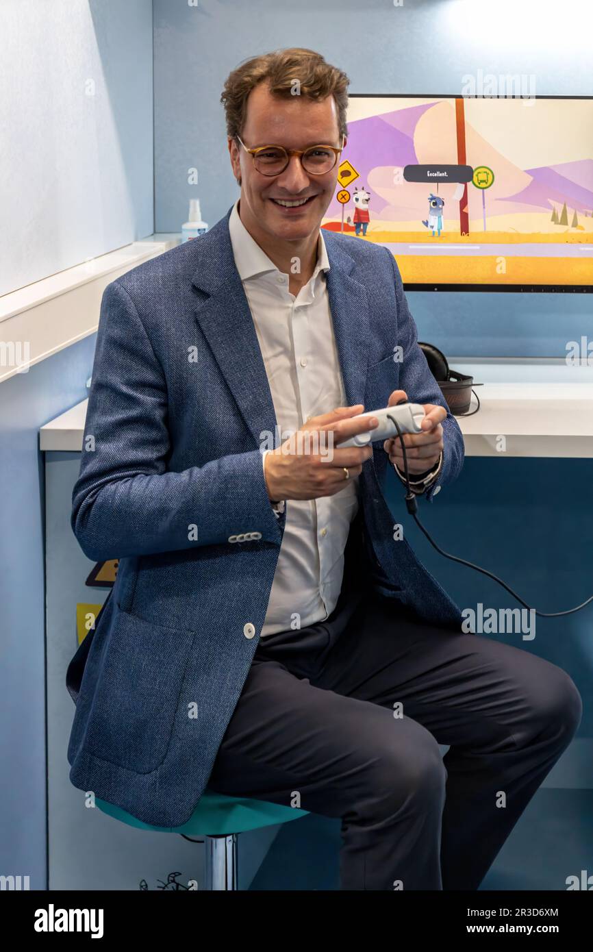 Critical rabbit hi-res stock photography and images - Alamy