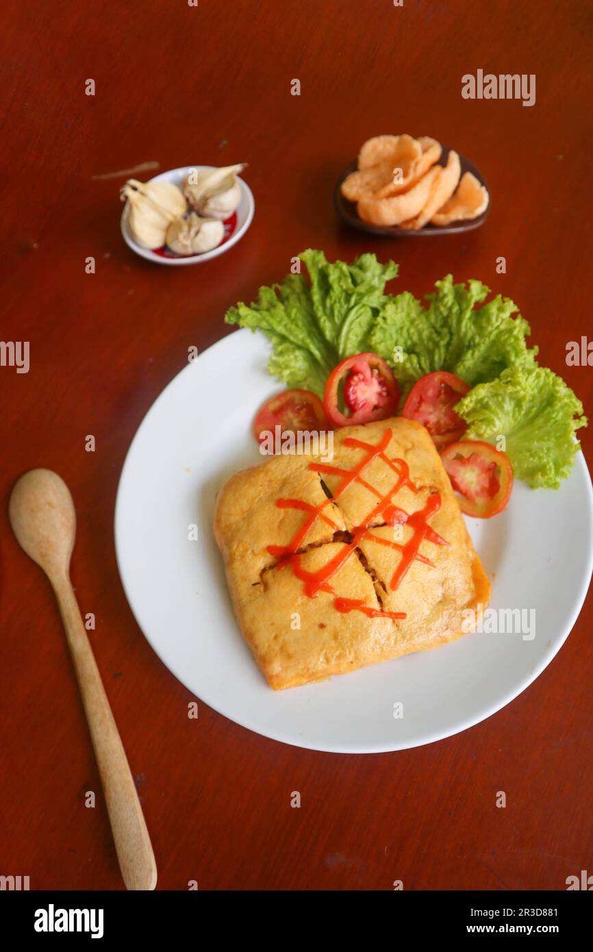 nasi goreng pattaya or Pattaya Fried Rice (Stuffed Omelette Fried Rice ...