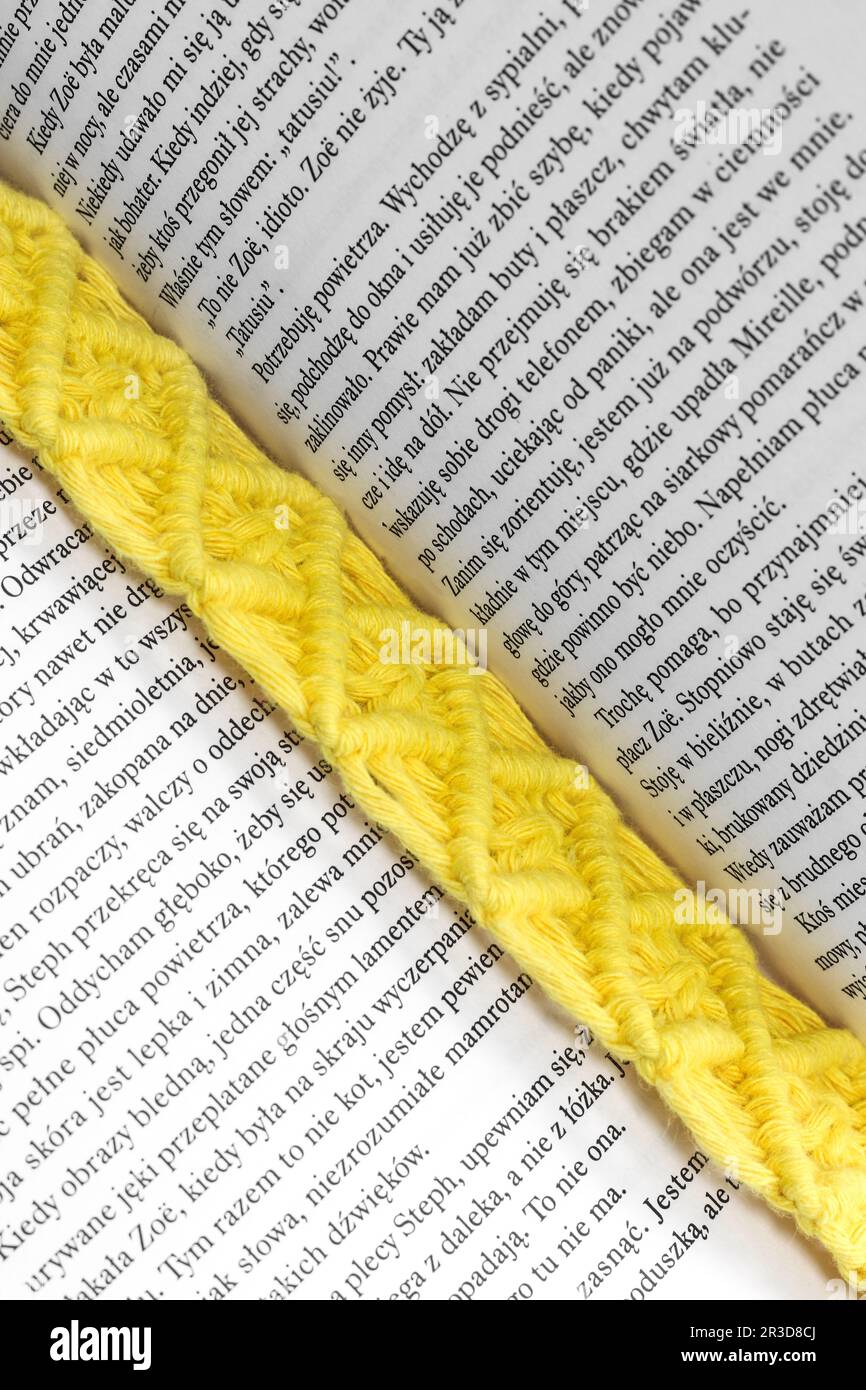 Yellow title page hi-res stock photography and images - Alamy