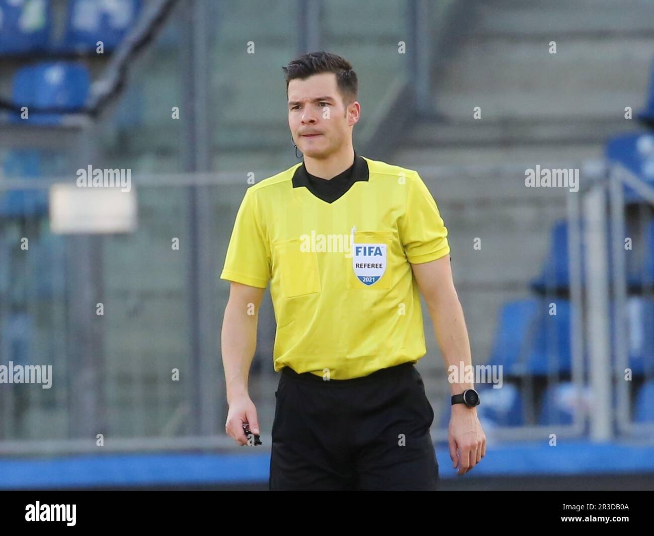 FIFA and DFB Football Referee Harm Osmers DFB 3.Liga Ssaison 2020-21 ...