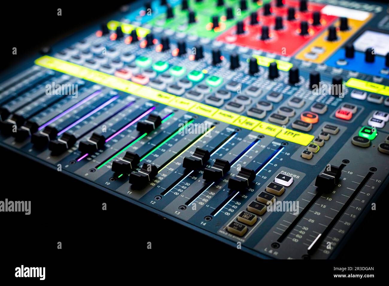 Mixing desk dials hi-res stock photography and images - Alamy