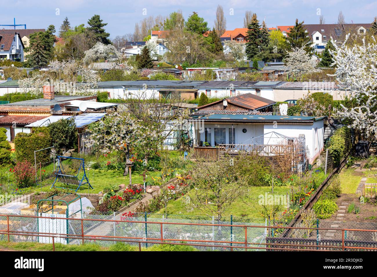 Schrebergarten family hi-res stock photography and images - Alamy