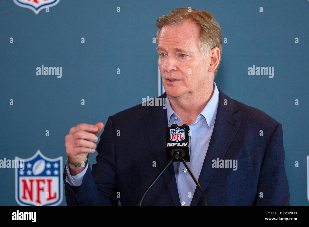 CORRECTS SPELLING OF LAST NAME TO GOODELL, NOT GODELL - NFL ...