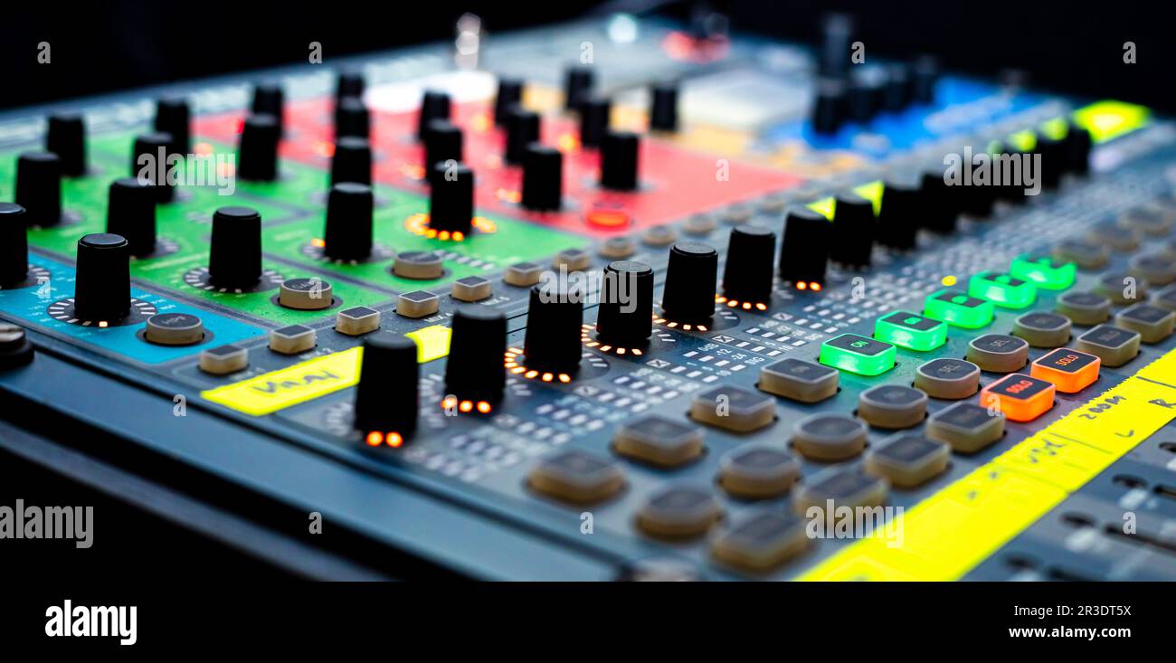 Mixing desk dials hi-res stock photography and images - Alamy