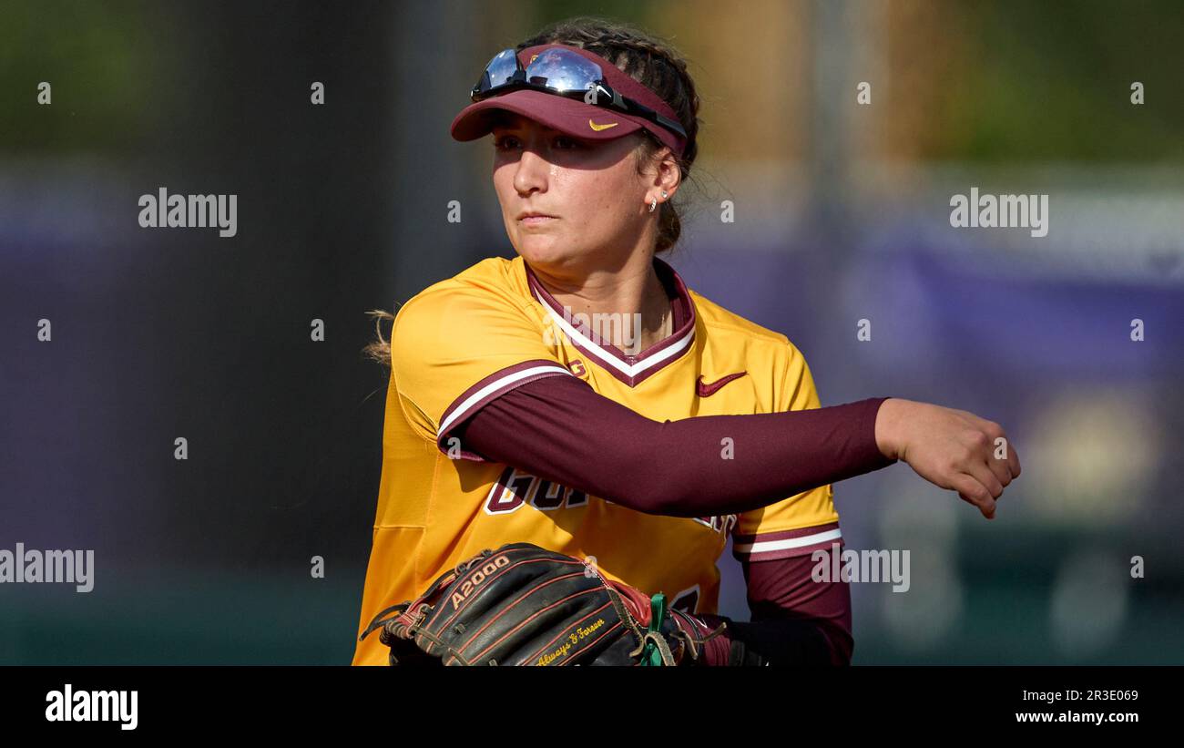 Minnesota infielder Jess Oakland (9) throws against Northern Colo ...