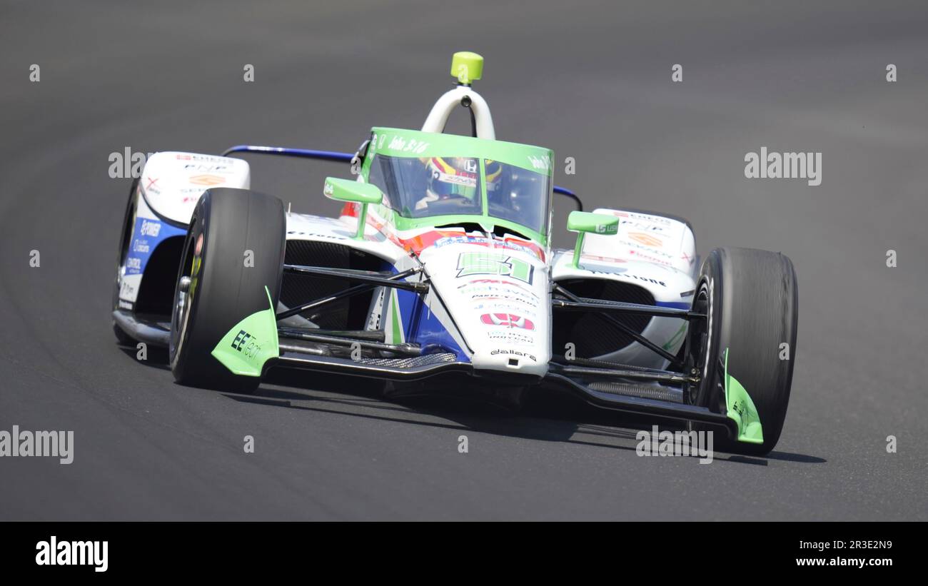Sting Ray Robb drives through the first turn during qualifications for ...
