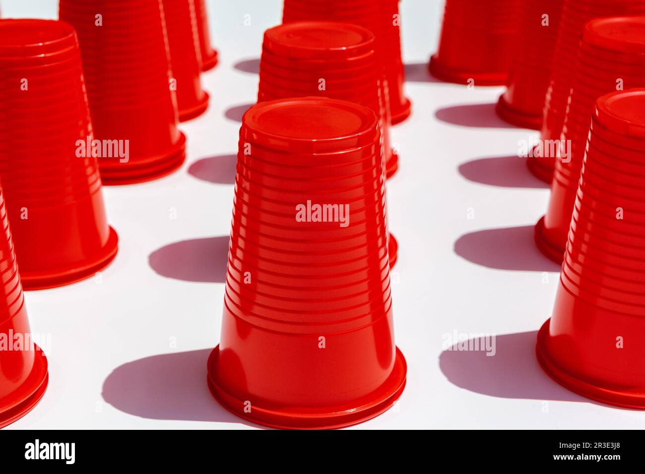 Party red solo cups hi-res stock photography and images - Alamy