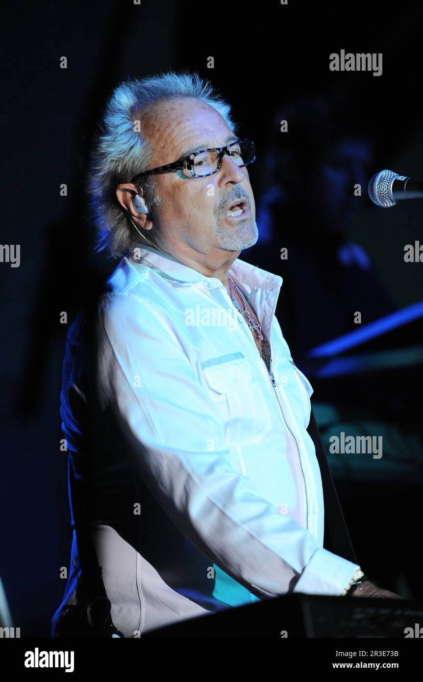 Mick jones foreigner hi-res stock photography and images - Alamy